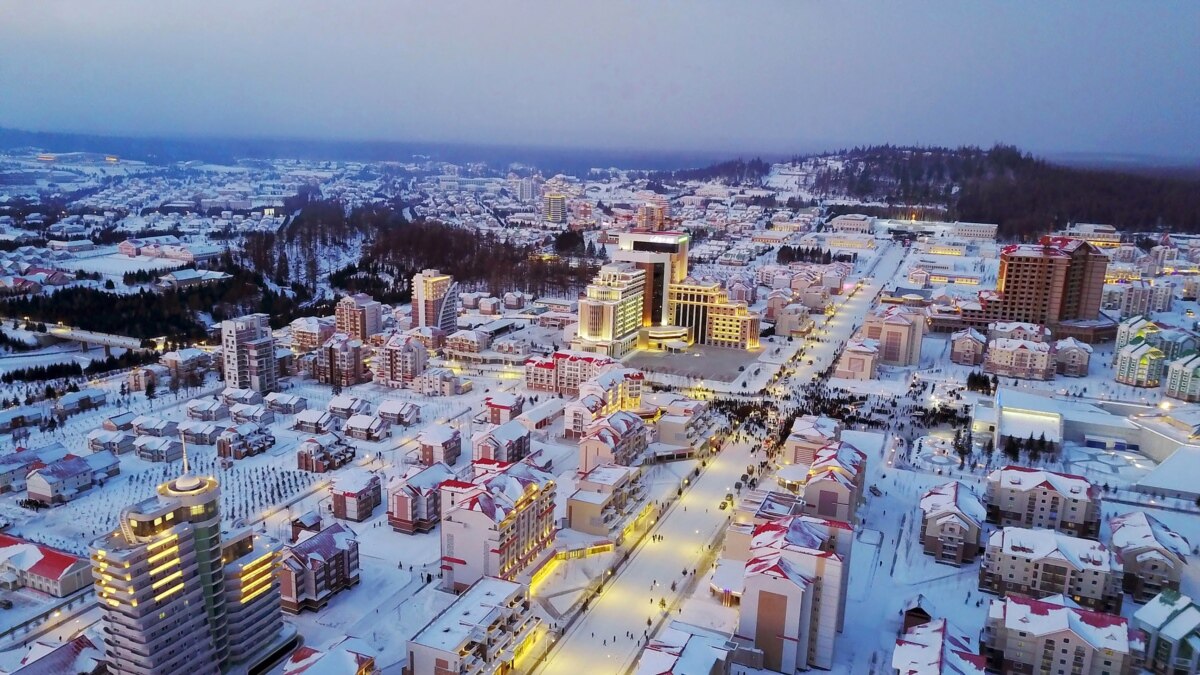 Poverty-Stricken North Korea Unveils Mountain Ski Town