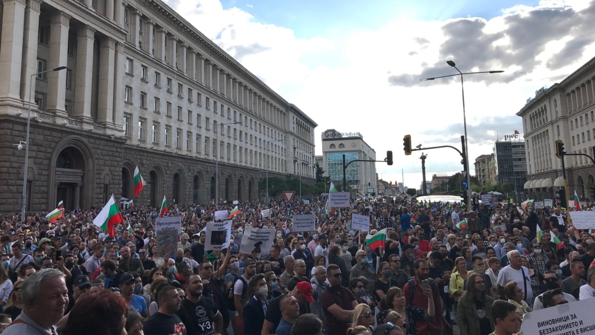 Anti-Government Protests Against Corruption Intensify Across Bulgaria