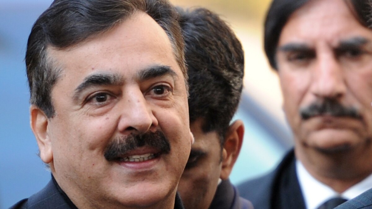 Pakistani PM Appears In Court To Face Contempt Charge