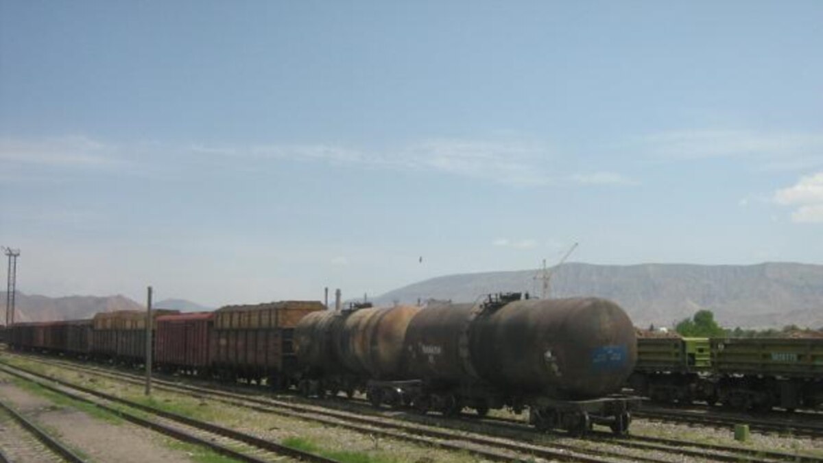 Cargo Trains Line Up In Latest Uzbek-Tajik Row