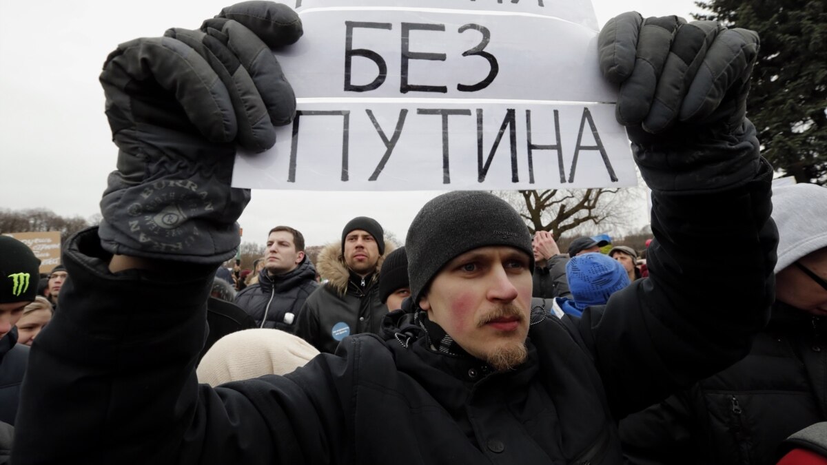 У Кремлі пояснили чому Путін ігнорує дебати кандидатів у президенти