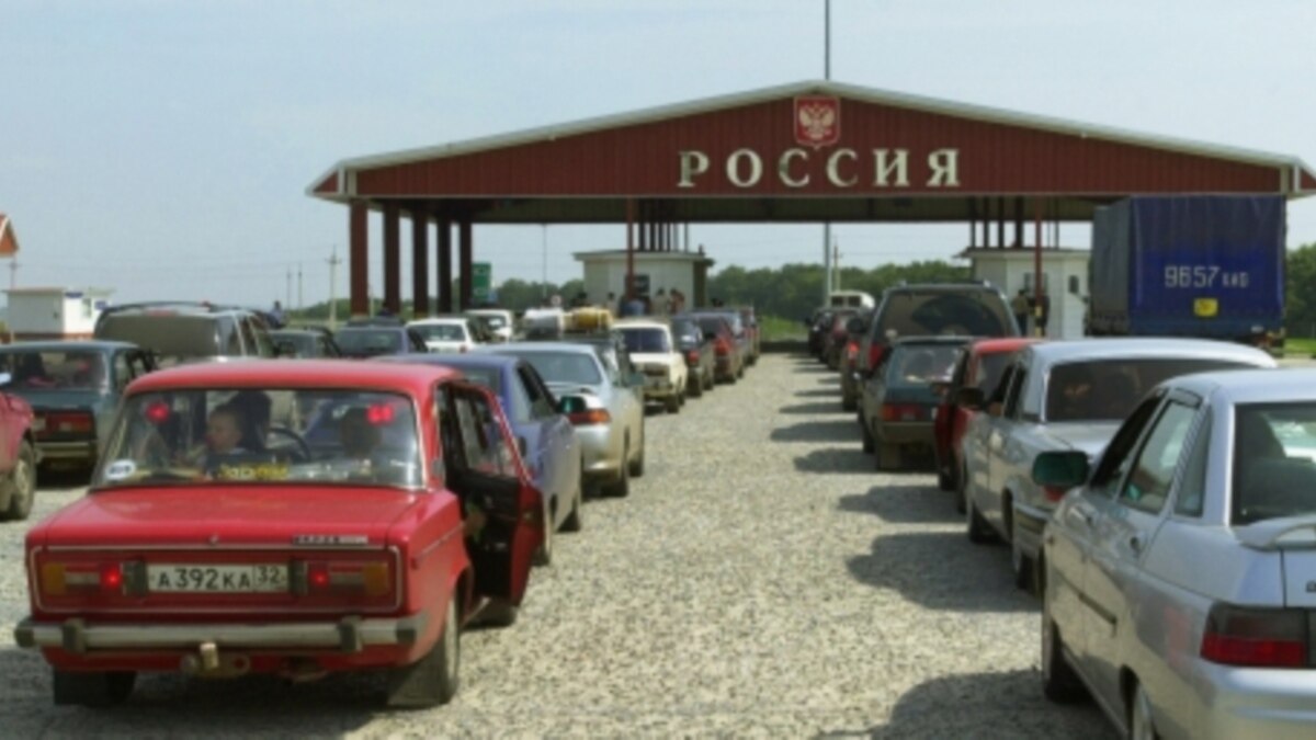 Russia: Putin Calls On FSB To Modernize Border Guards