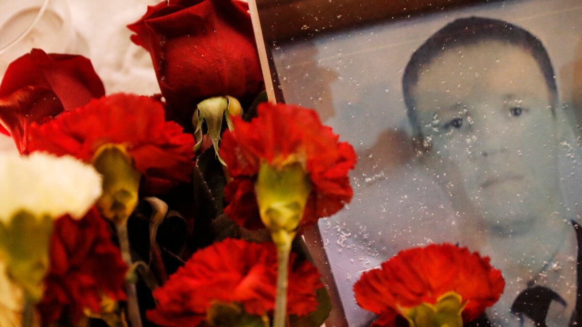 Russians Mourn Pilot Killed In Syria