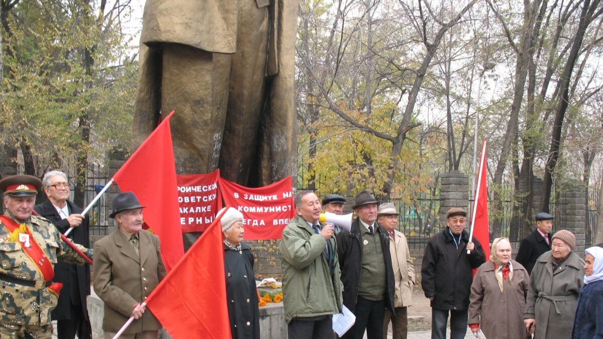 Lenin Protest Lands Kazakh Communist In Psychiatric Clinic