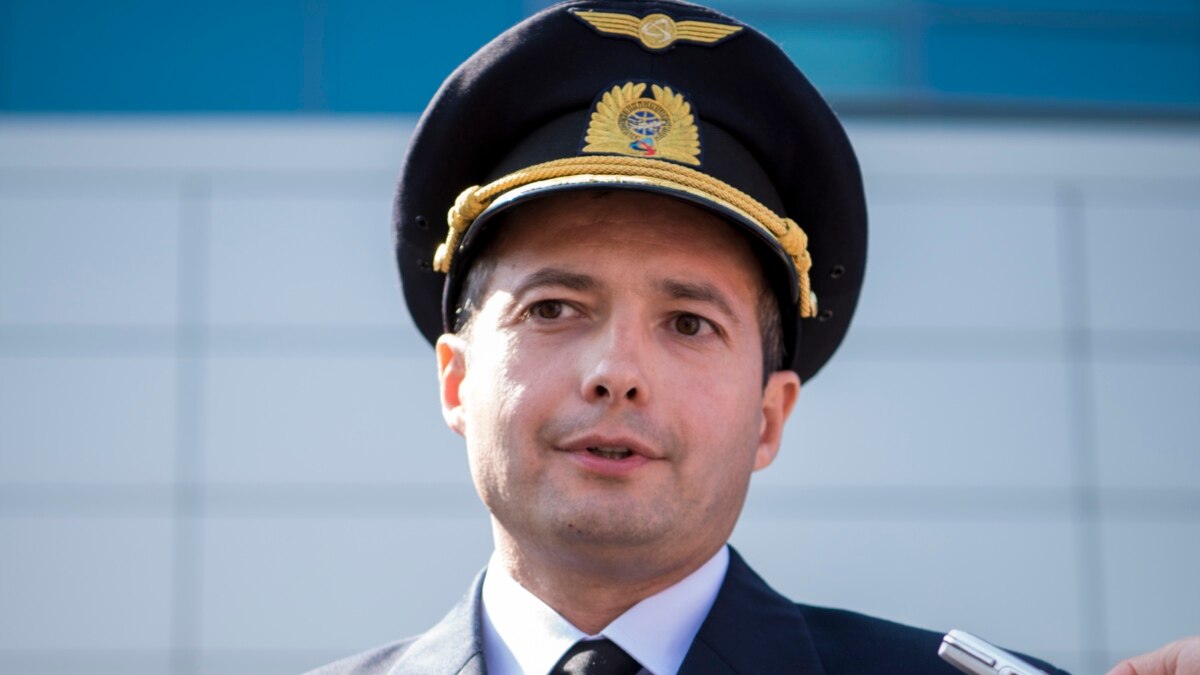 Pilot Of Russian Airliner Says Had No Time For Fear As Plane Landed In ...