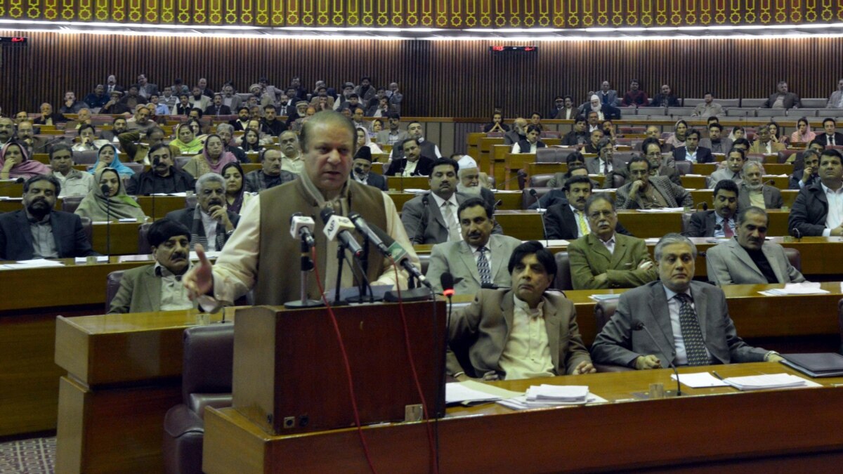 Pakistani PM Pushes For Taliban Peace Talks