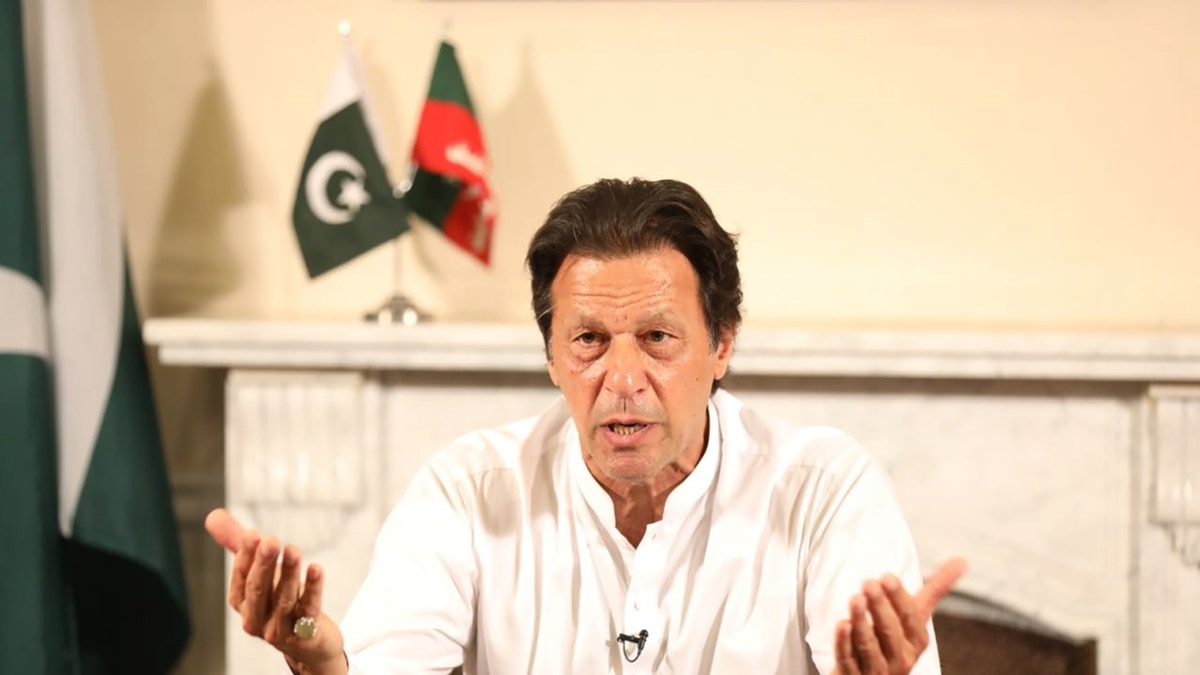 Khan Unveils Key Ministers After Taking Pakistani Premier's Office