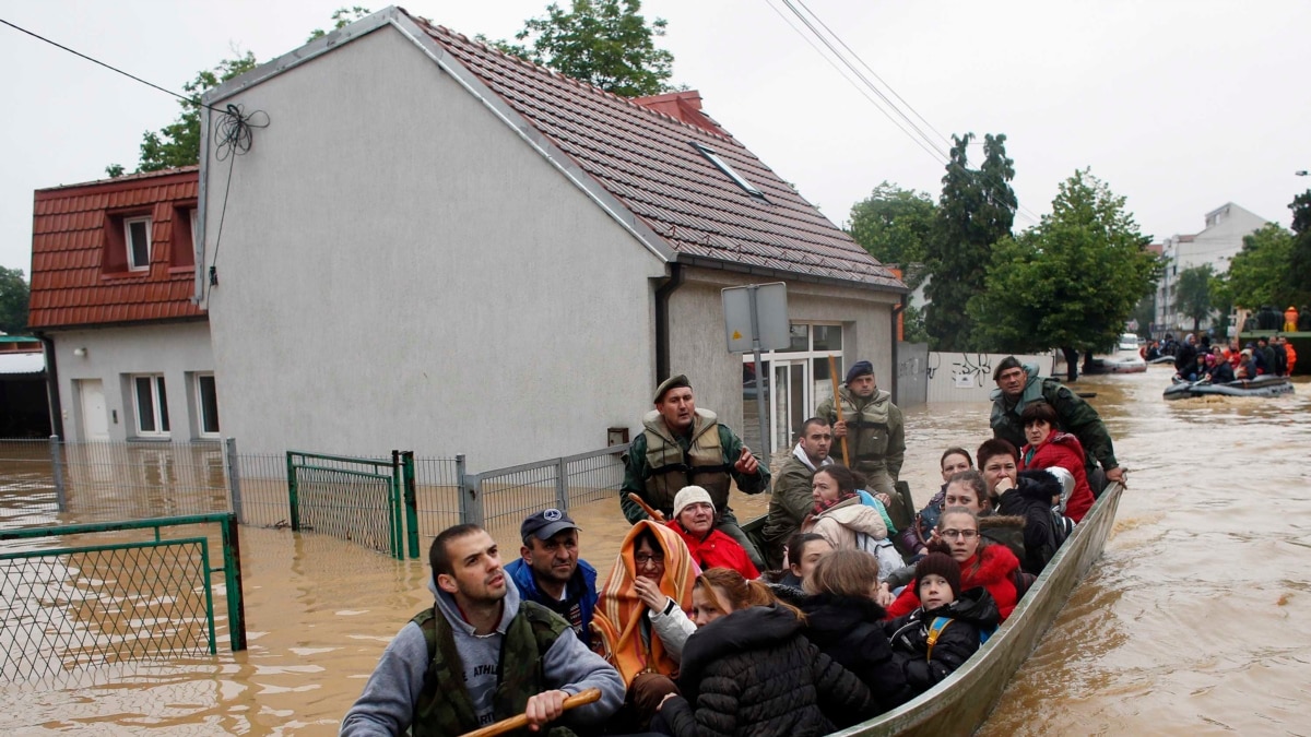 U Srbiji potvrđeno 17 žrtava poplava, nastavljena evakuacija u Obrenovcu