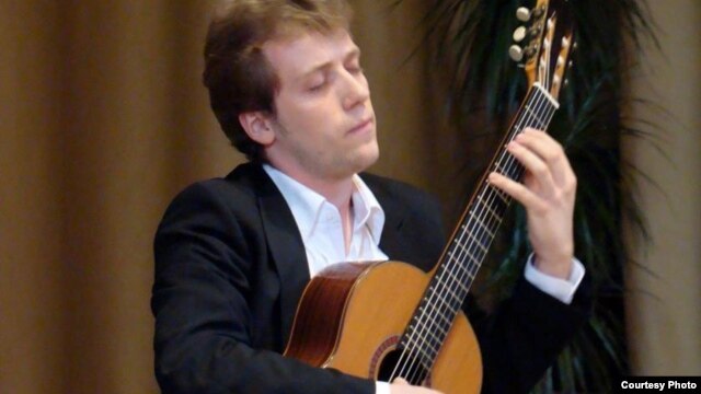 Tuzlak Sanel Redžić među svjetskim umjetnicima | FOCUS