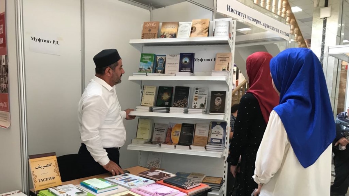 "Книги про Ленина и революцию никто не берёт"