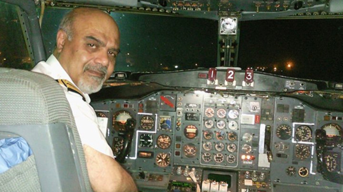 Iran’s Hero Pilot Says He's Being Forced Into Early Retirement