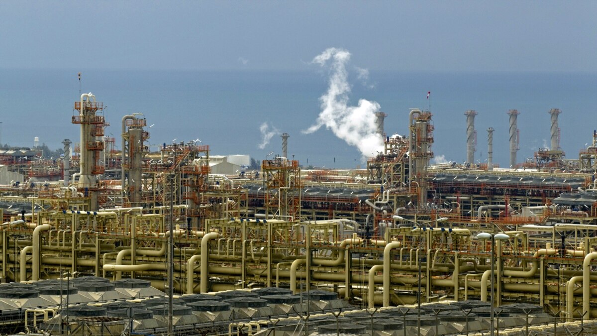 Explosion Halts Iranian Gas Flow To Turkey