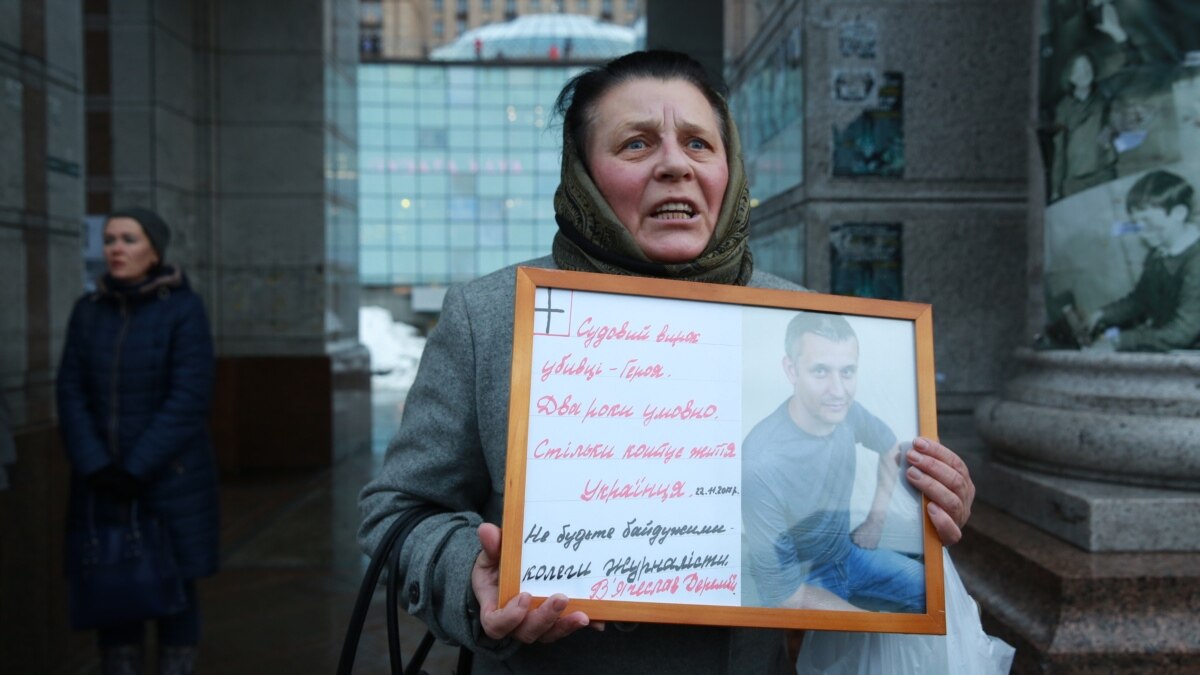 Суд відправив під нічний домашній арешт обвинуваченого у вбивстві журналіста Веремія адвокати