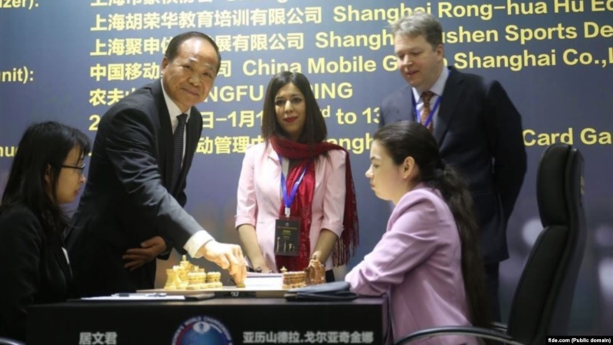 Iran Female Chess Referee Defies Compulsory Hijab, Says Not Going Back