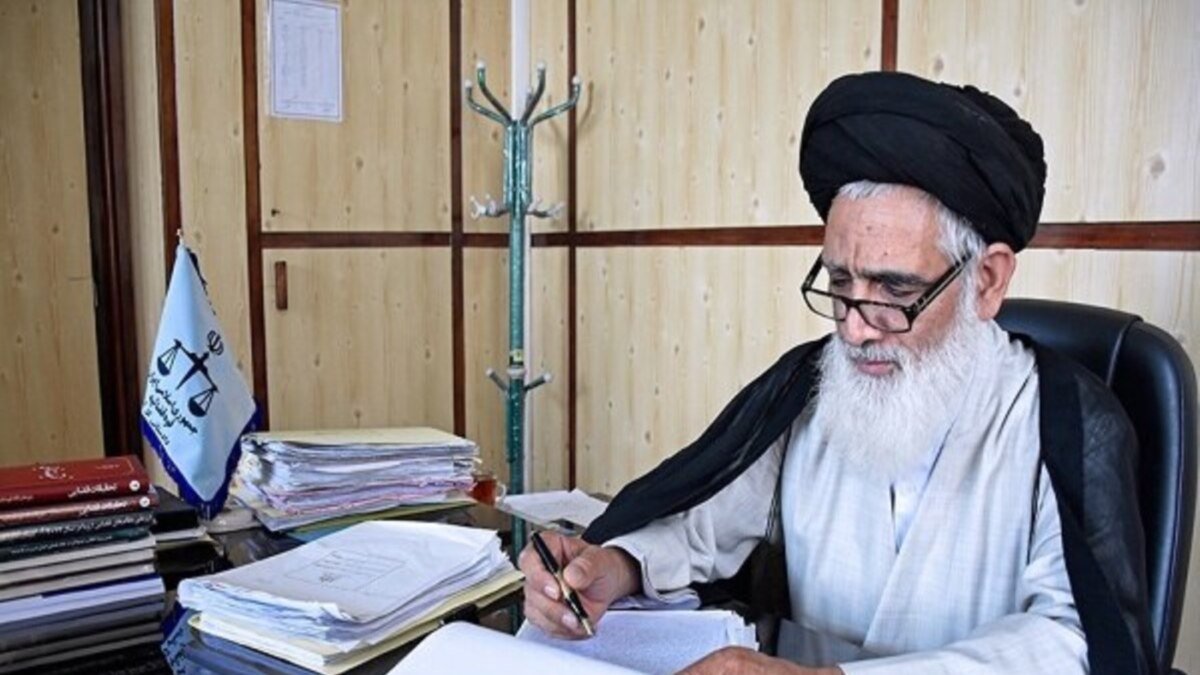 Senior Judge In Iran Tells Peers Not To Be 'Lured' By Female Attorneys