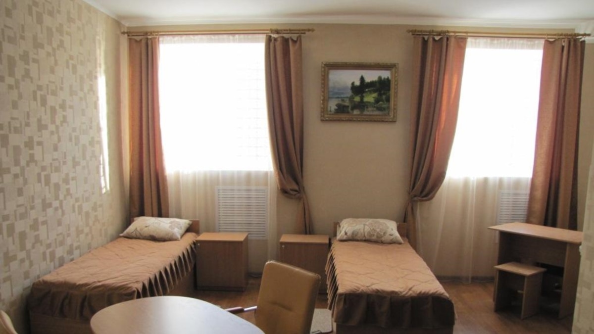 Tymoshenko Team, Prison Officials Spar Over Bright Lights