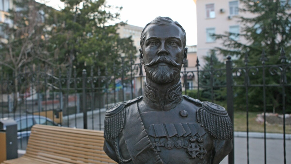Часовню, где «мироточил» бюст Николая II, посетили свыше 1,2 тысяч ...
