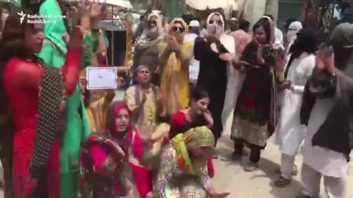Pakistani Transgender Activists Protest Dance Ban