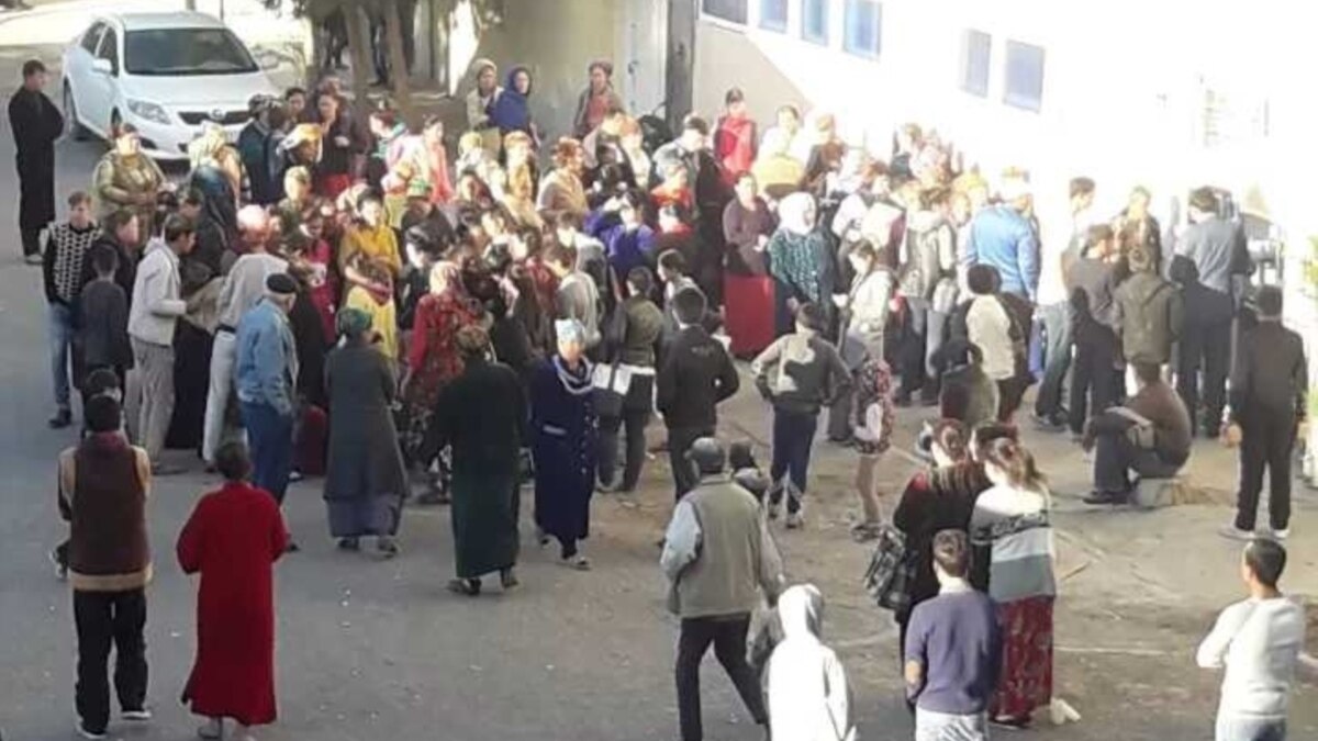 Queuing For Bread In Ashgabat: Turkmenistan Faces Fresh Food Shortages