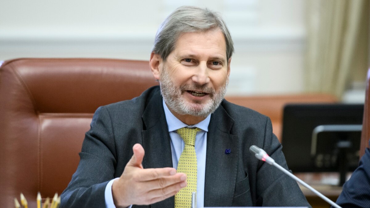 EU Commissioner Urges Ukraine Not To Backpedal On Reforms