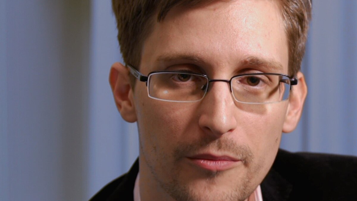 Edward Snowden Asks Vladimir Putin A Question