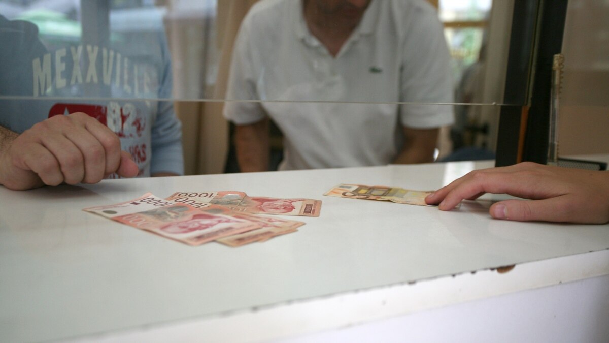 Ekonomski rast u Srbiji 'na guranje'