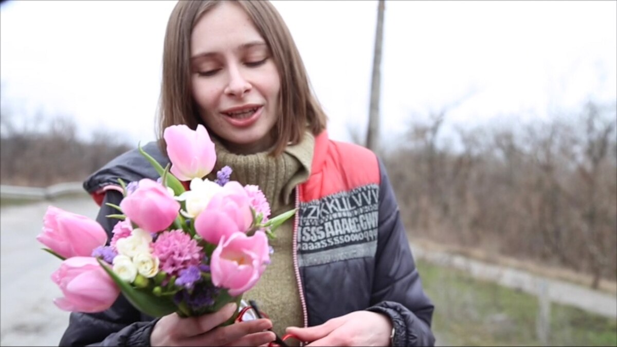 Ukrainian Journalist Details Her 419 Days In Separatist Captivity
