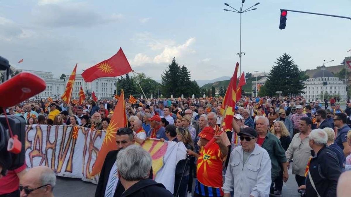 Macedonian Crowds Continue Protests Against New Governing Coalition