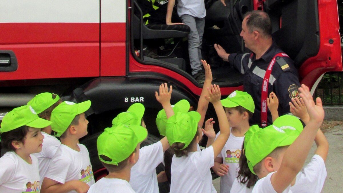 Деца пострадаха при демонстрационно взривяване на граната от МВР