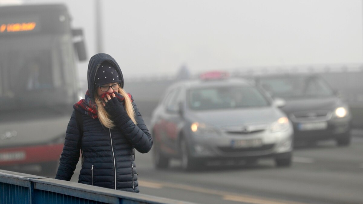 Belgrade Protesters Demand Action As Smog Wave Covers Balkans