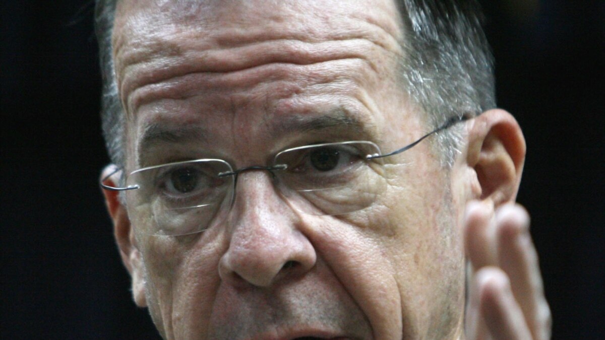 Visiting Mullen Says Kandahar Is Key To Curbing Rise Of Taliban