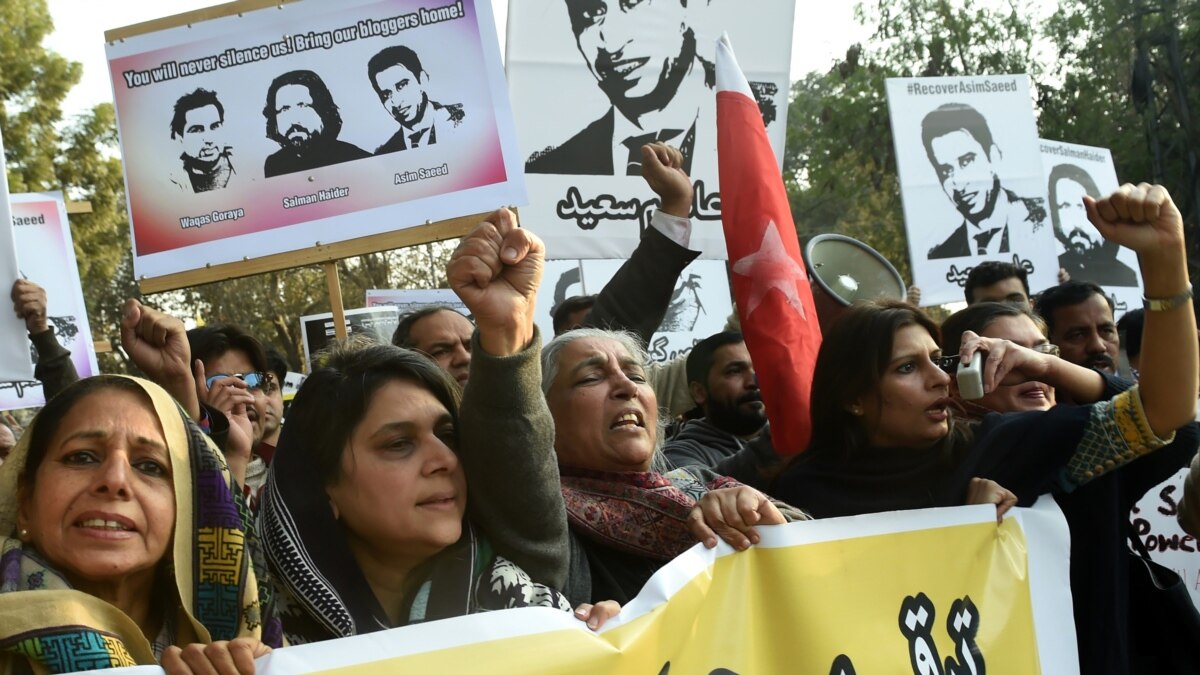 Pakistan Human Rights Commission Pressures Police To Find Missing Activists