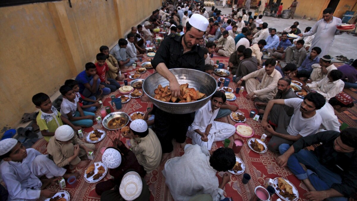 At Least Five More Die As Pakistan's Heatwave Continues
