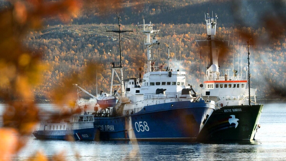 Russia Formalizes Greenpeace 'Piracy' Charges