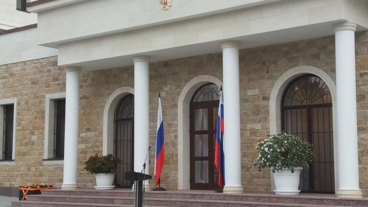 სოხუმში მოსკოვიდან უცნობი ჯარისკაცის საფლავის ცეცხლი ჩაიტანეს