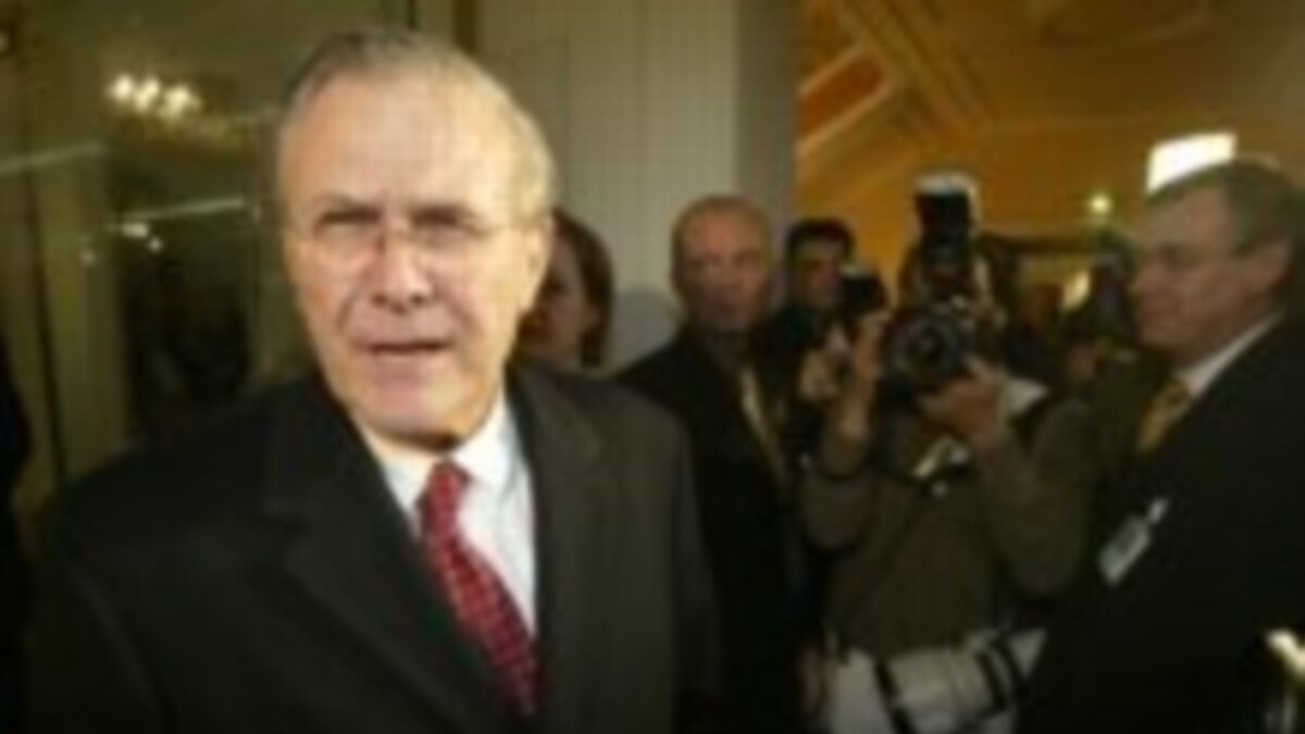 Rumsfeld Pays Surprise Visit To Baghdad