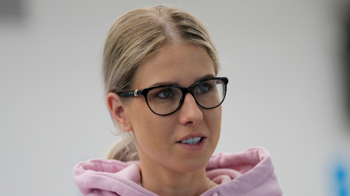 Полиция задержала юриста ФБК Любовь Соболь на выходе из штаба