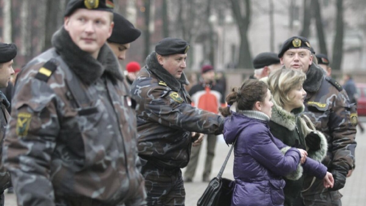 Belarusian Police Arrest Demonstrators