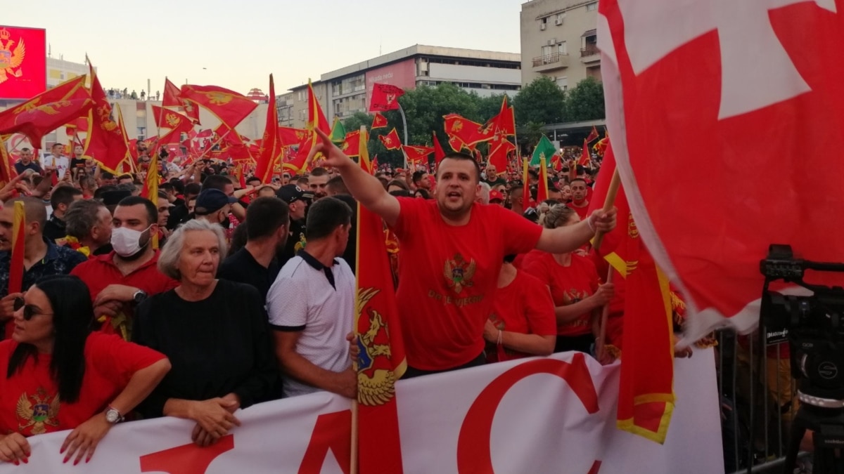 Montenegrins March To Oppose Pro-Serb Rallies, Symbols Following Elections