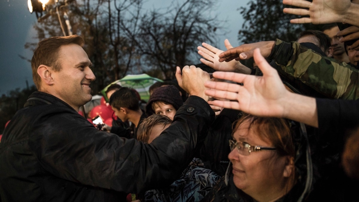 Interview: Kremlin Warning To Navalny About Election Boycott Serves As ...