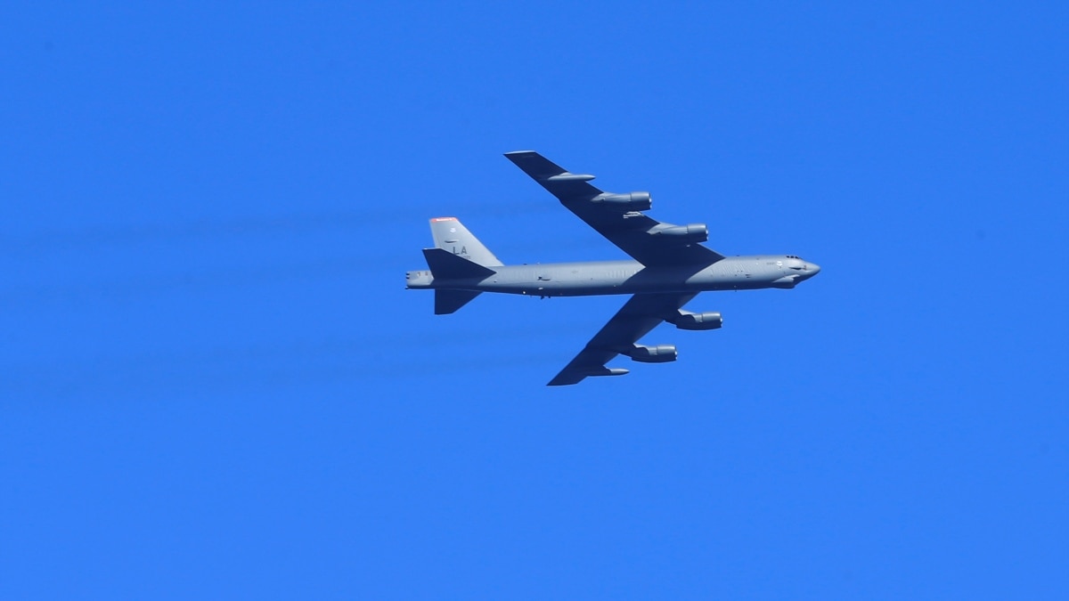 U.S. Bombers Overfly Persian Gulf Amid Concerns Over Possible Iranian ...