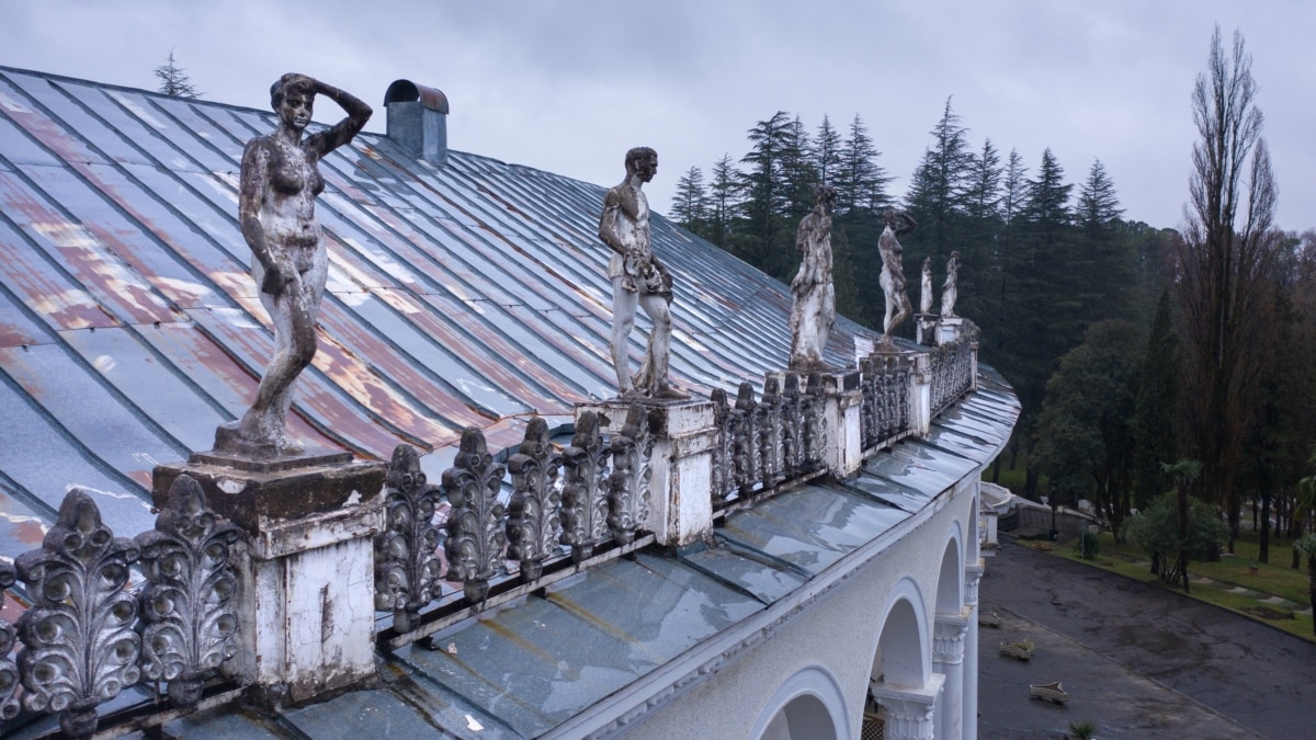 Old Glory: The Soviet Spa Town Being 'Bought Up' By A Georgian Billionaire
