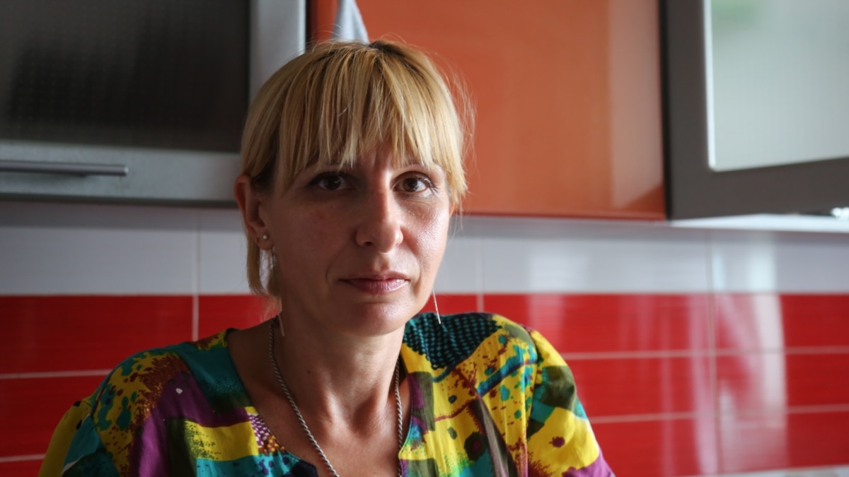 Ukrainian Activist Flees Crimea Under Pressure From Russian Authorities