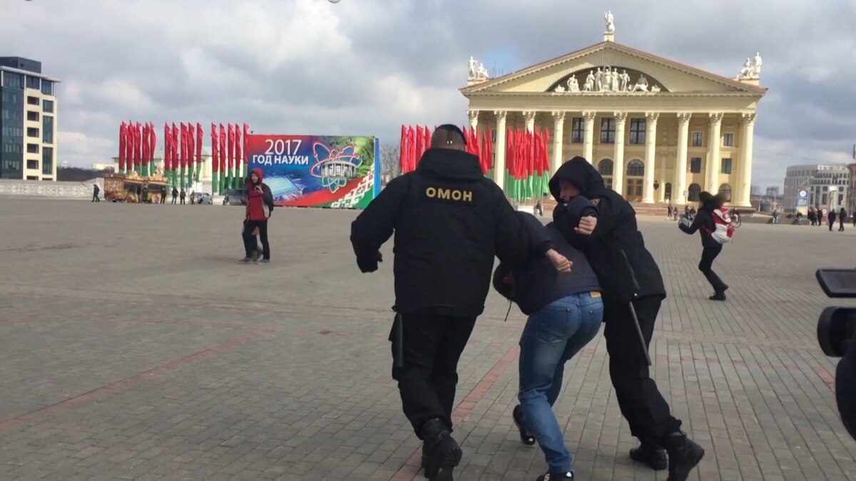 Police Arrest Dozens In Belarusian Capital In Wake Of Protests