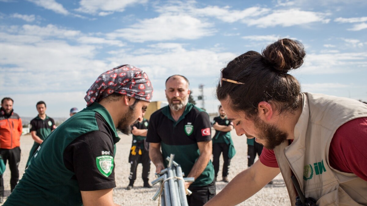 Volunteers in Turkey Prepare Syria Aid Mission