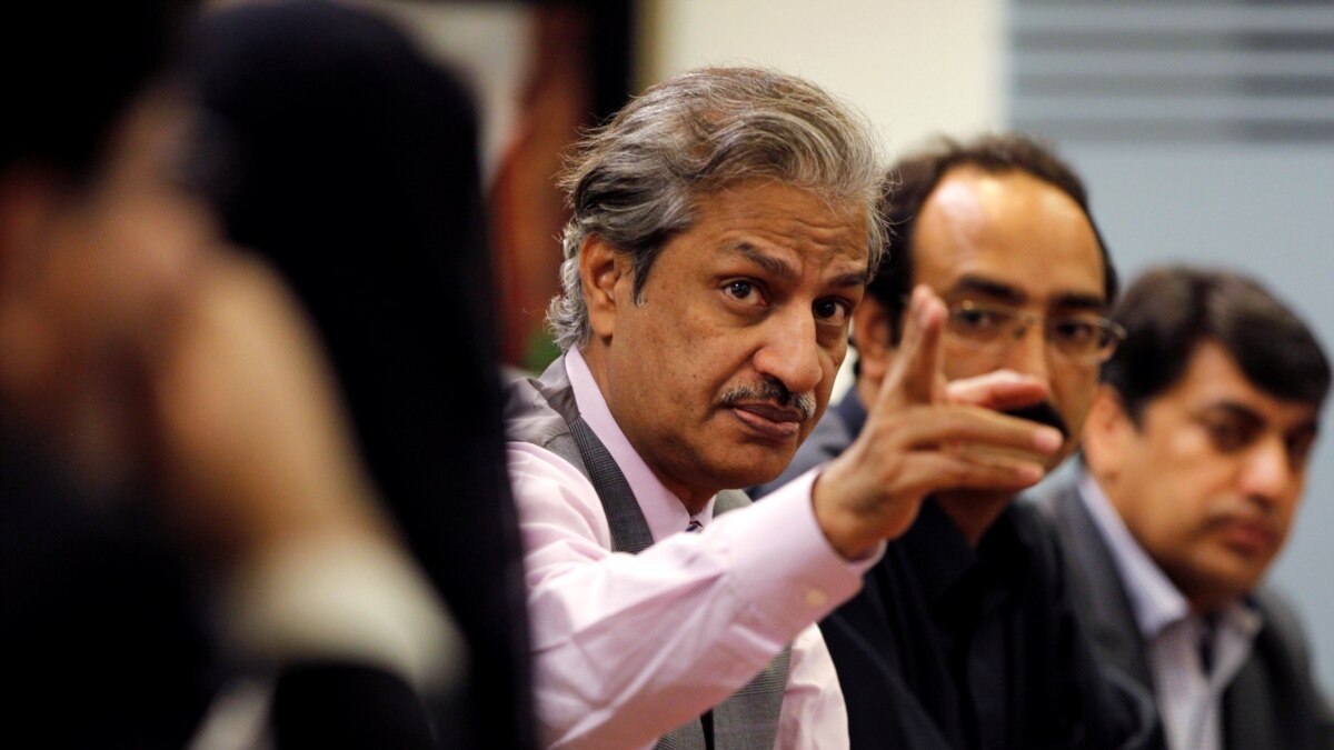 Prominent Pakistani Journalist Shot, Wounded Outside Islamabad Home