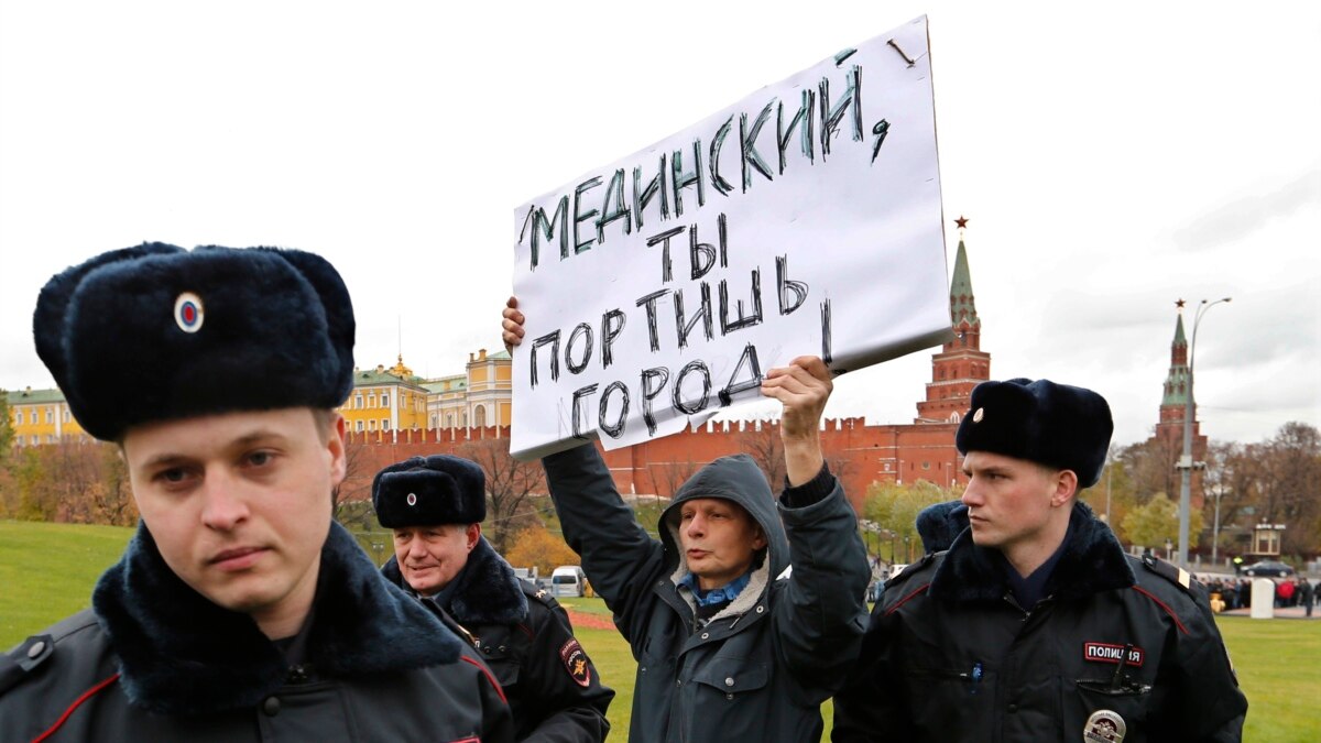 Мединский и следы его "реставраторов"