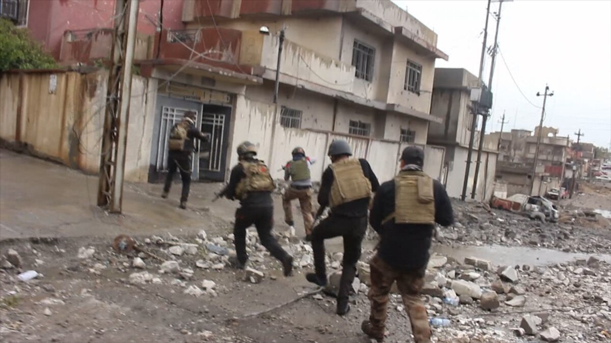 In Mosul, Iraqi Troops Engage in Tense House-To-House Searches