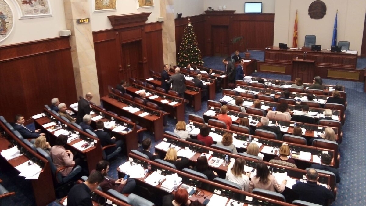 Уставните измени усвоени ВМРО ДПМНЕ бара предвремени избори