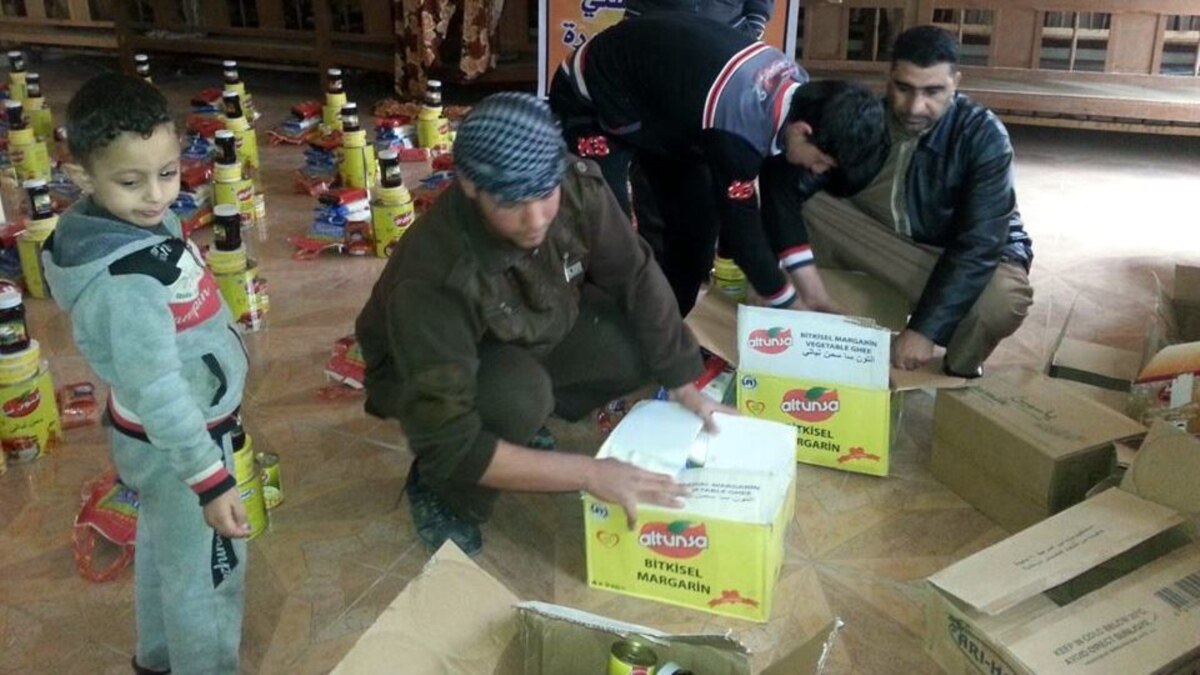 Iraqi Government Employees Return To Work In Ramadi